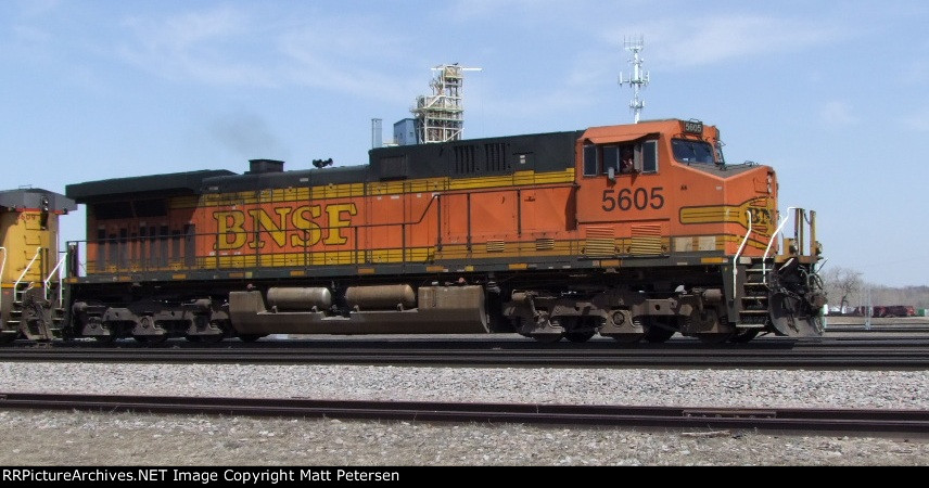 BNSF 5605